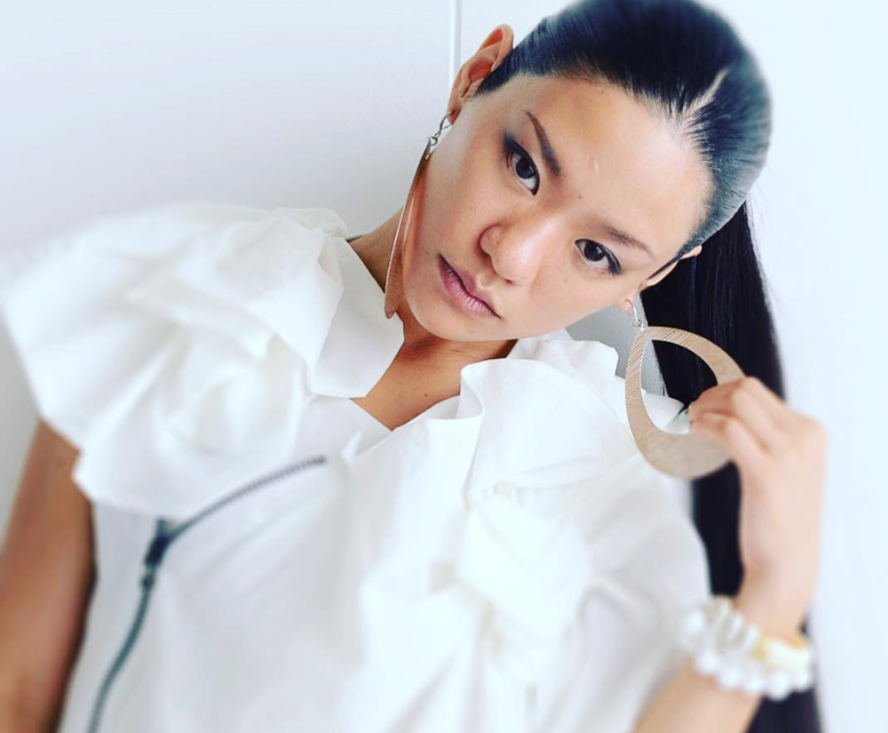 【Awich 】プロフィールや過去・読み方を紹介！夫や娘・生い立ちまとめ｜日本語ラップまとめ